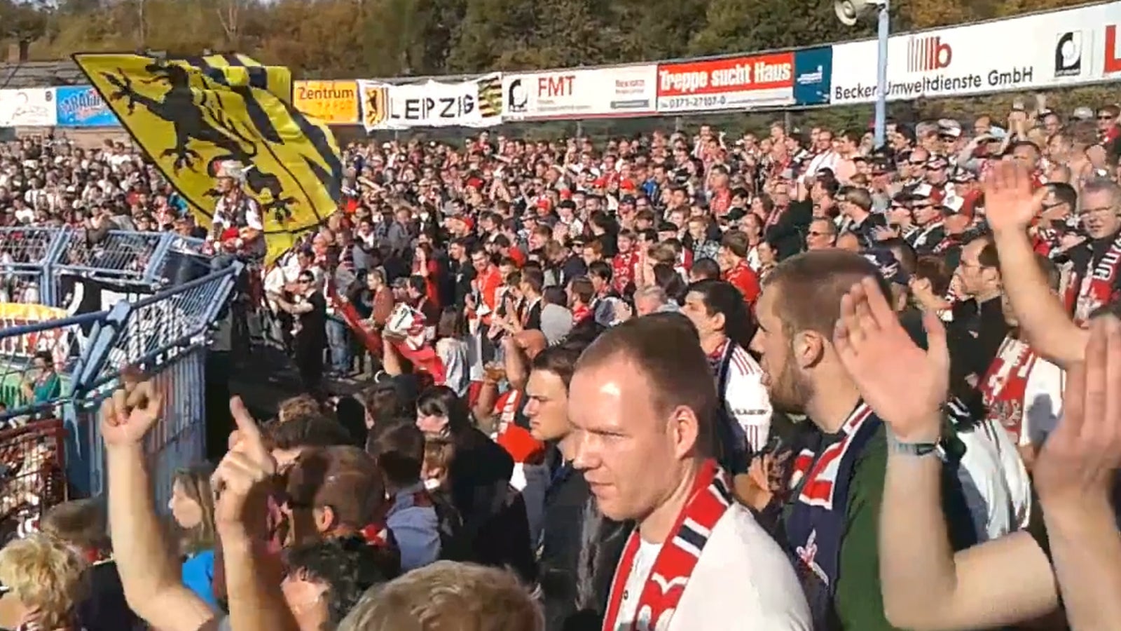RB Leipzig Fans im Stadion - oe24.tv