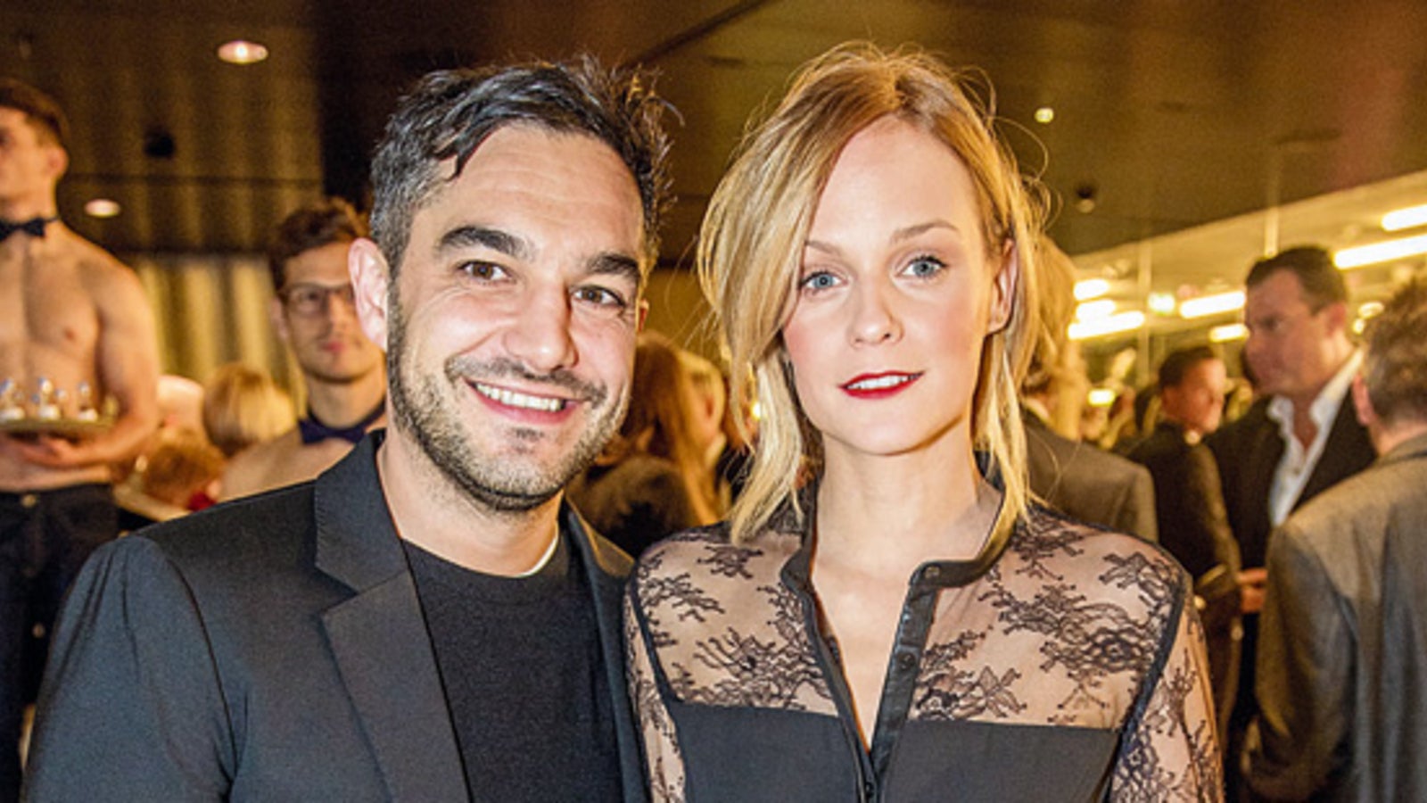 Weichselbraun ist unter der Haube - stars24