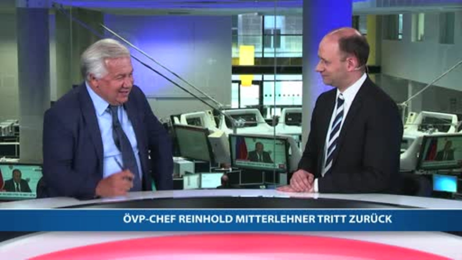 Thomas Hofer analysiert Mitterlehner-Rücktritt - oe24.tv