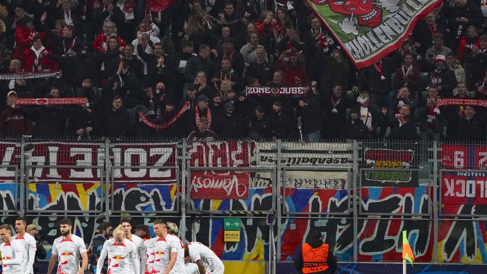 Weibliche Leipzig-Fans beim Einlass im Intimbereich begrapscht - sport24.at