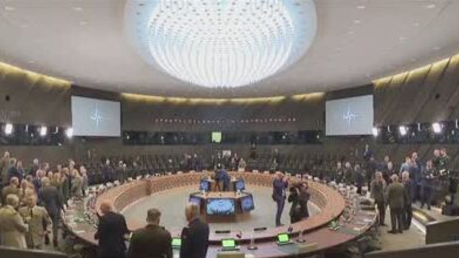 NATO bereitet sich auf russischen Angriff vor - oe24.tv