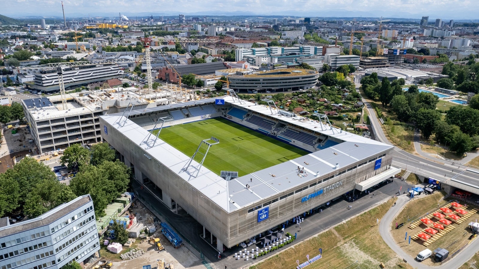 Neues Stadion: Blau-Weiß Linz eröffnet Schmuckstück an der Donaulände ...