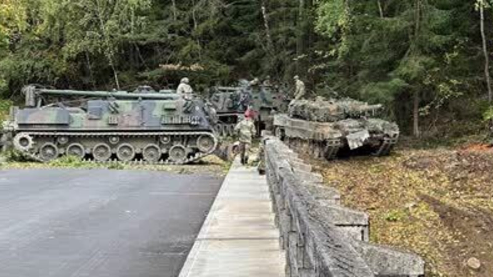 Panzerbergung nach tödlichen Unfall in Allensteig - oe24.tv