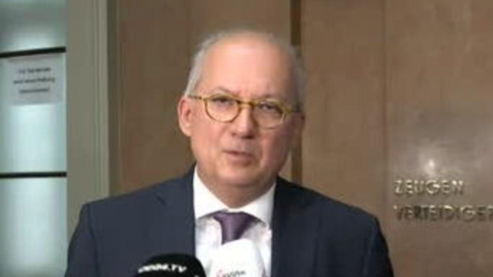 Rechtsanwalt Suppan | Prozess gegen Ex-Kanzler Kurz gestartet - oe24.tv