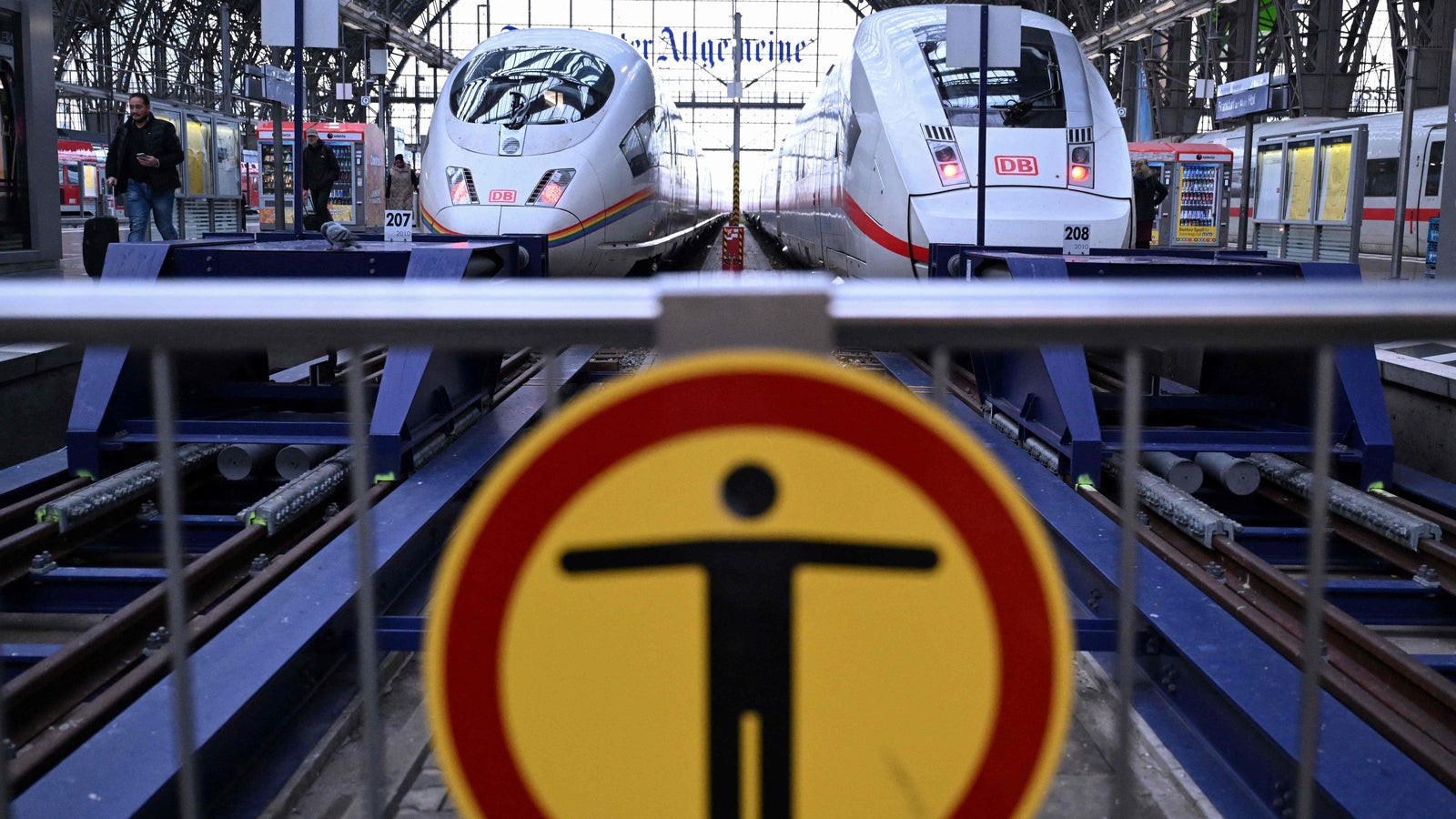 DB-Streik Zugverkehr von und nach Deutschland auf Notbetrieb - oe24.tv