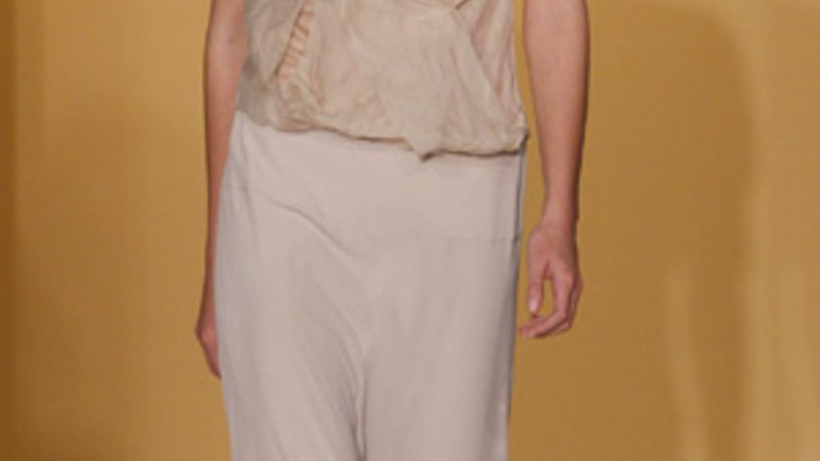 SLIDESHOW: Anne Valerie Hash SS10 - madonna24.at