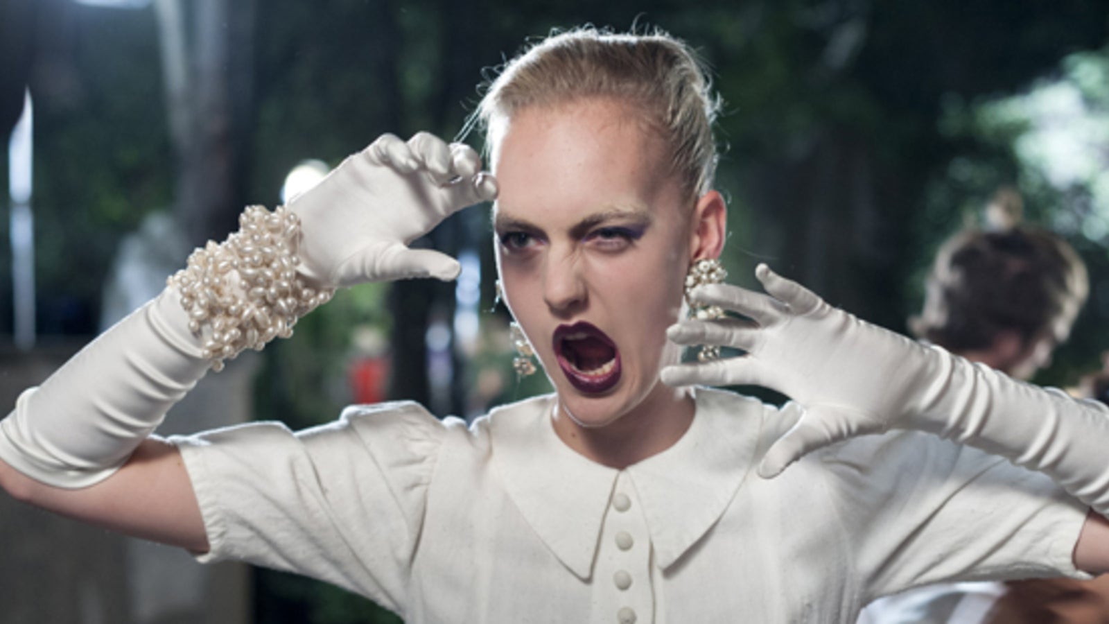 ANTM: Model-Shooting am Friedhof - stars24