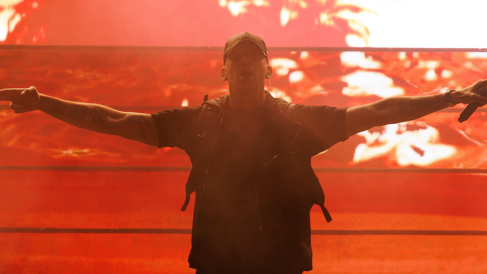 RAF Camora mit Frontalangriff gegen Rundfunk: ''F*ck ORF'' - stars24