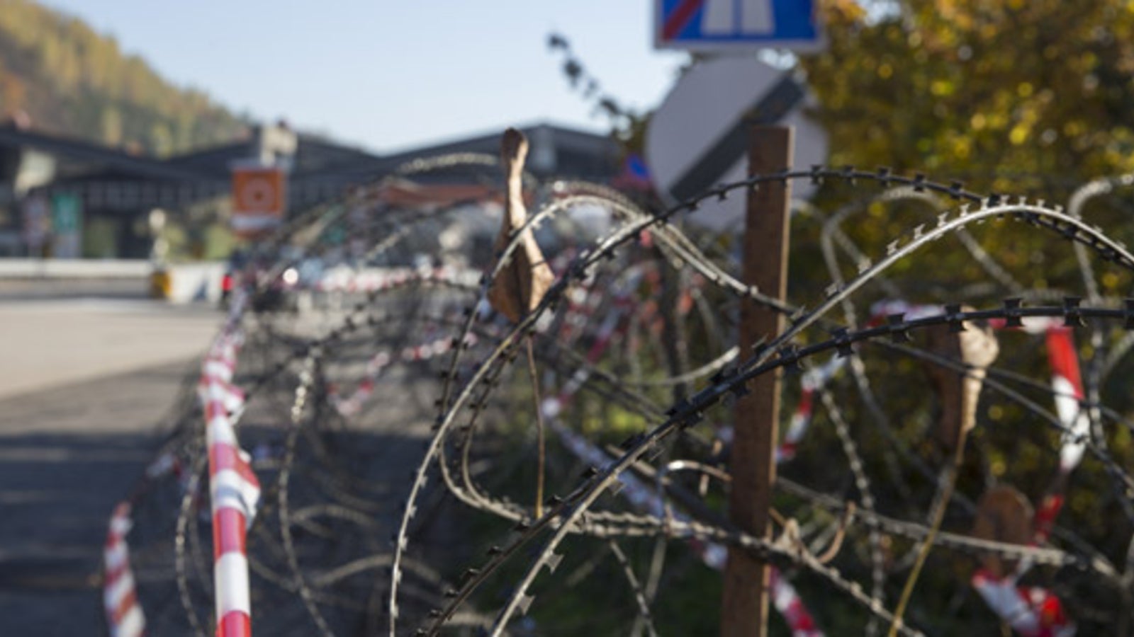 Erster Stacheldraht an unserer Grenze - oe24.at