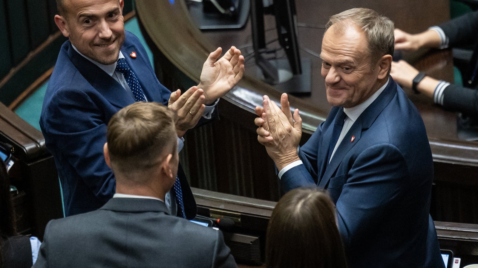 Tusk als neuer polnischer Premier vereidigt - oe24.at