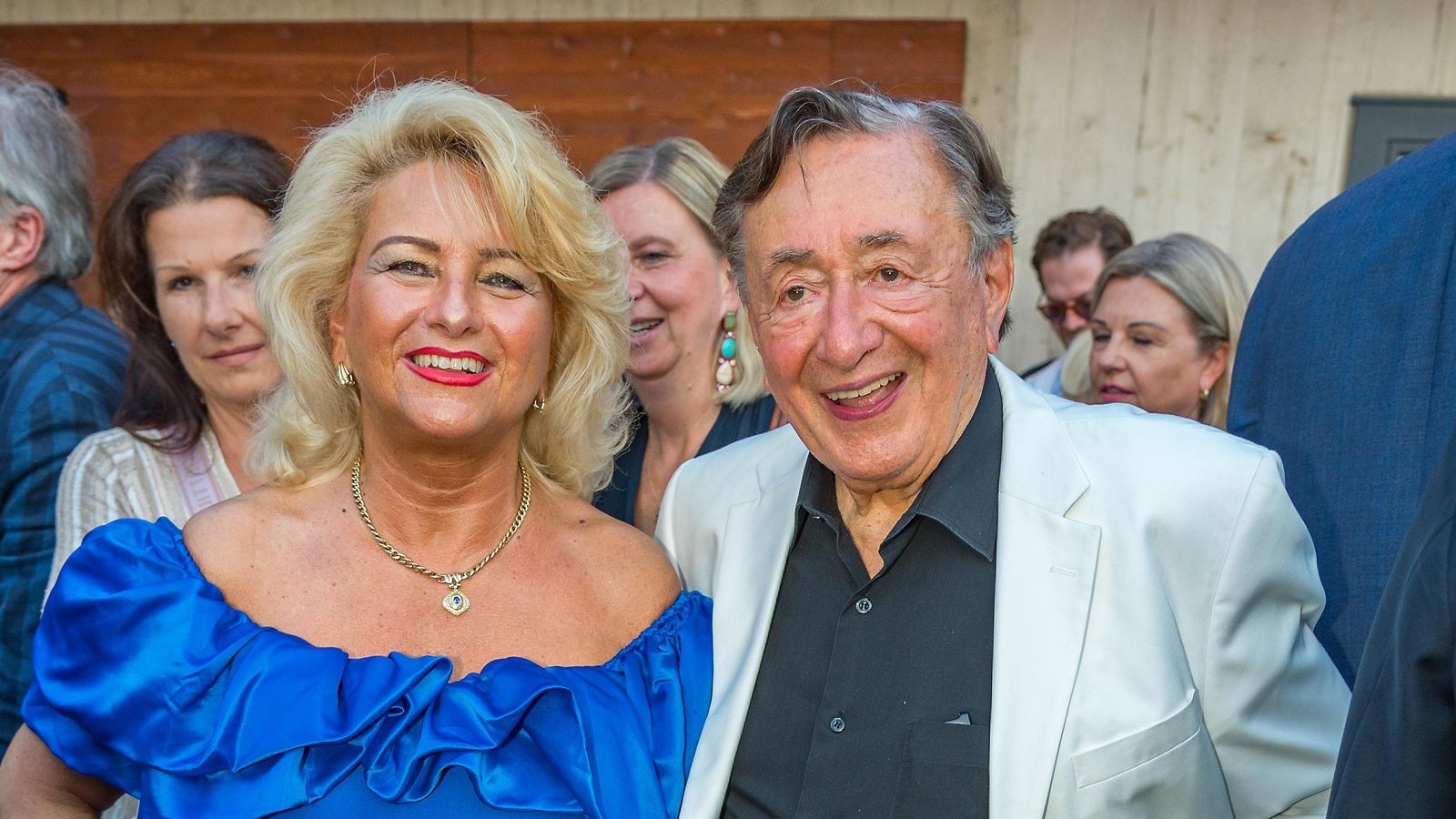 Lugner trauert um seinen "Käfer" - stars24