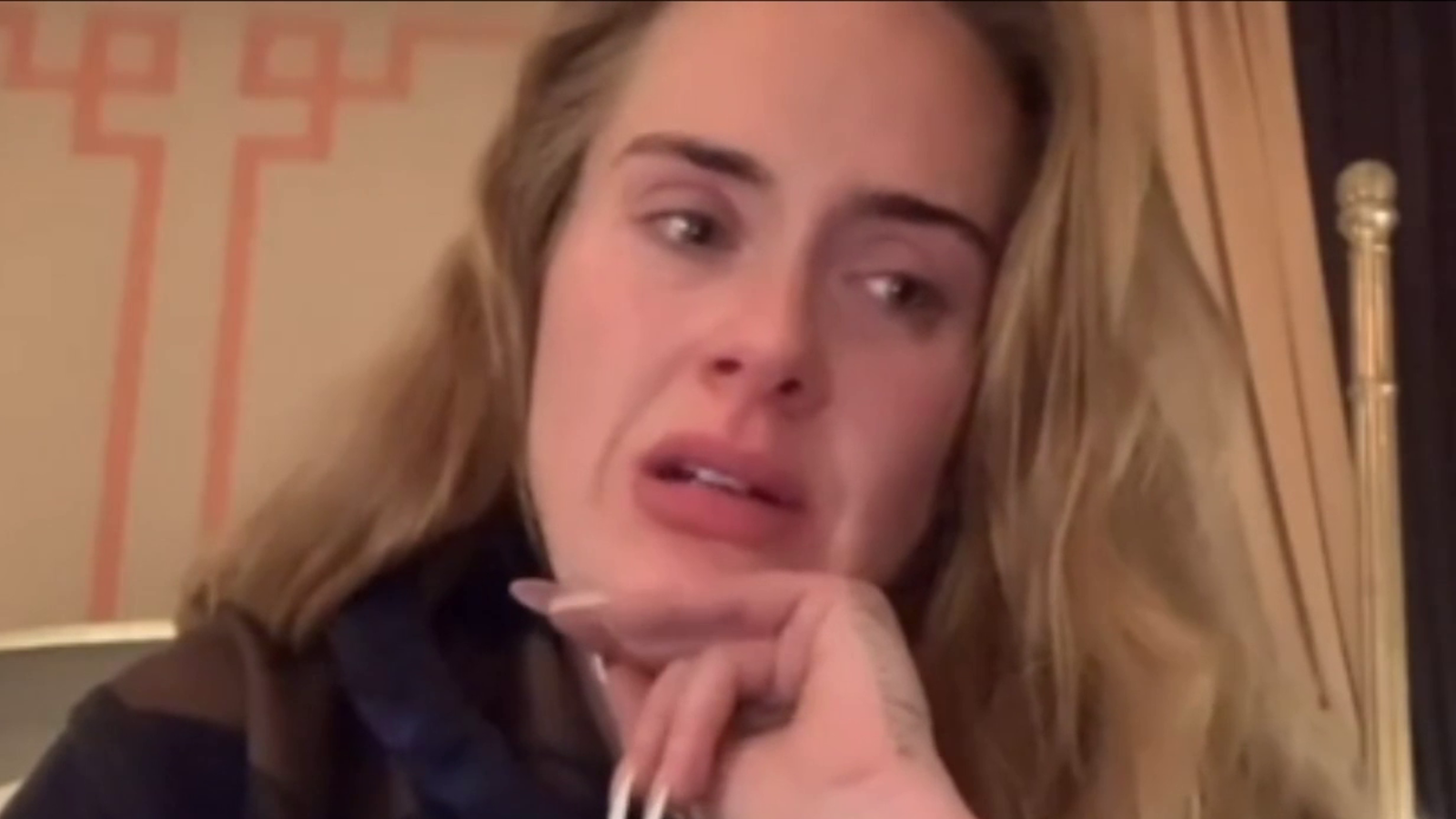 "I'm really sorry!" - Adele muss Las Vegas Auftritte verschieben - oe24.tv