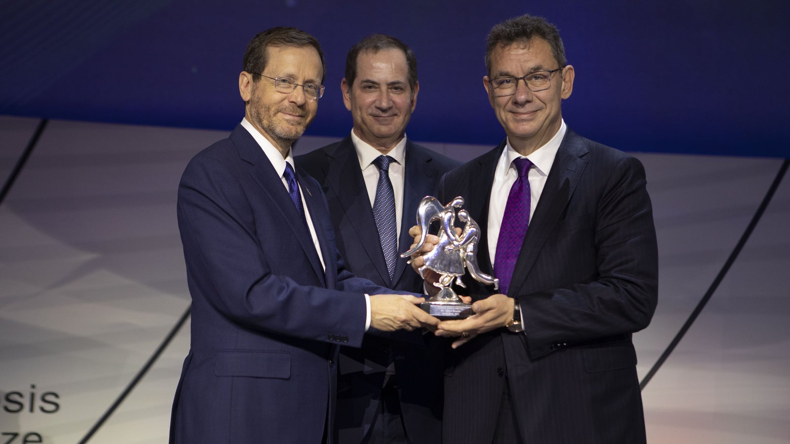 Pfizer-Chef Albert Bourla infiziert - oe24.at