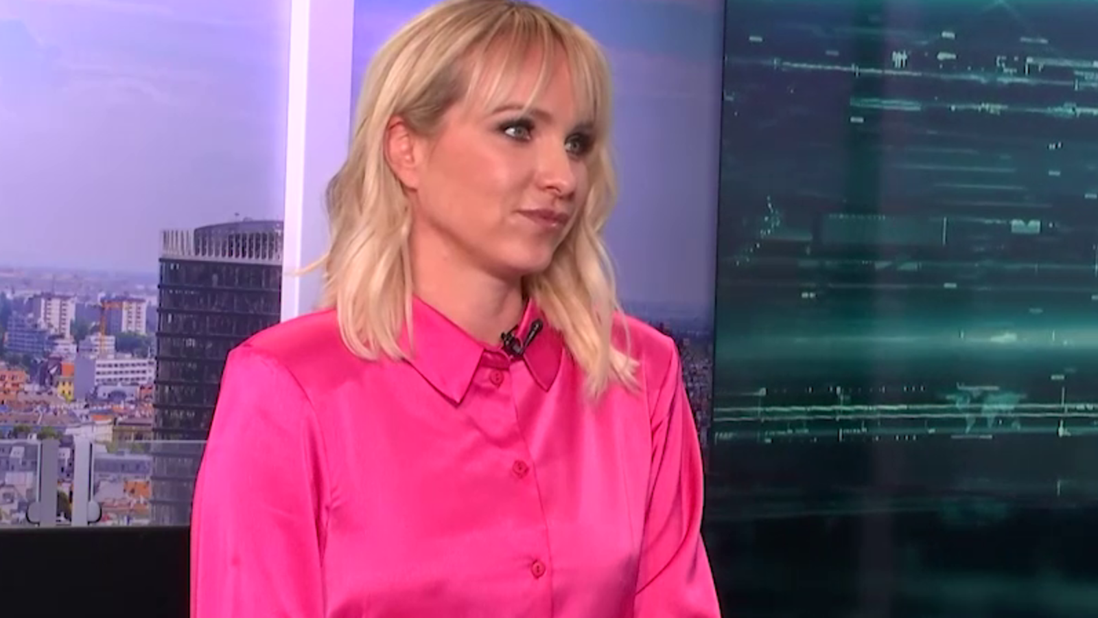 Claudia Kriechbaumer gibt die besten Make-Up-Tipps für den Sommer - oe24.tv