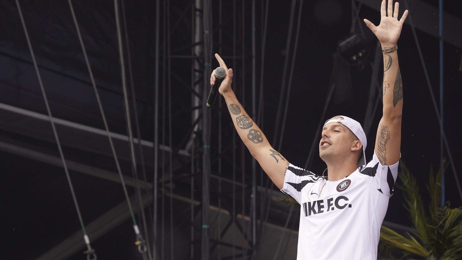 TikTok-Hype um Rapper RAF Camora - stars24