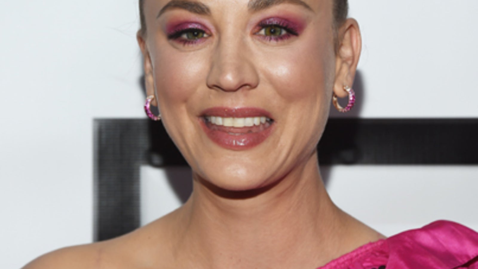 Kaley Cuoco: Pretty in Pink - madonna24.at