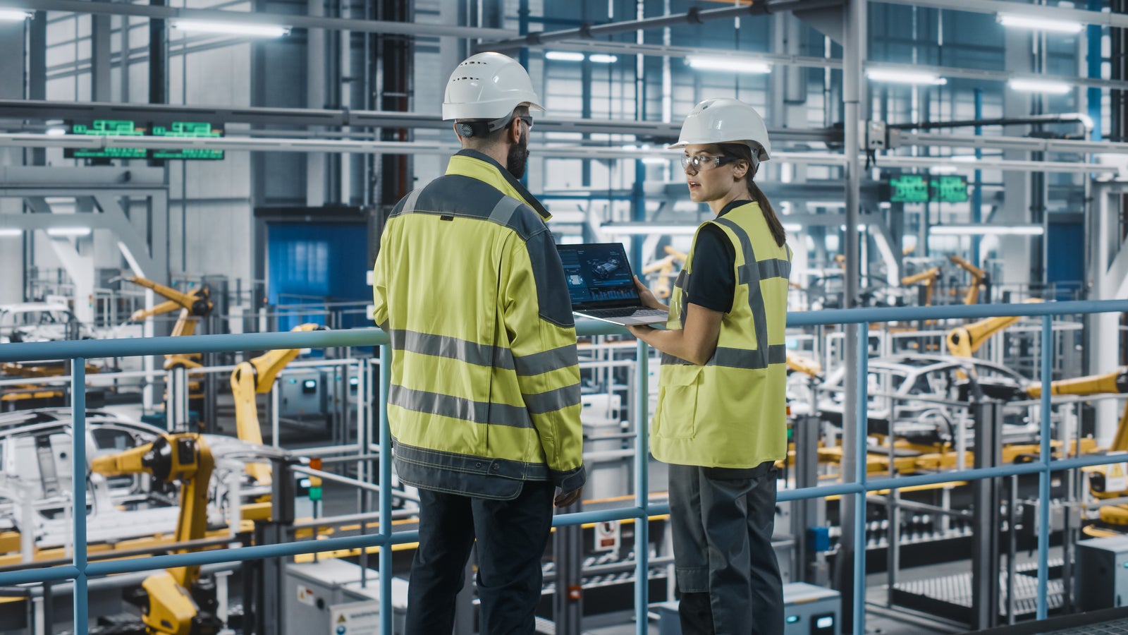 Industriebetriebe öffnen wieder ihre Pforten - oe24.at