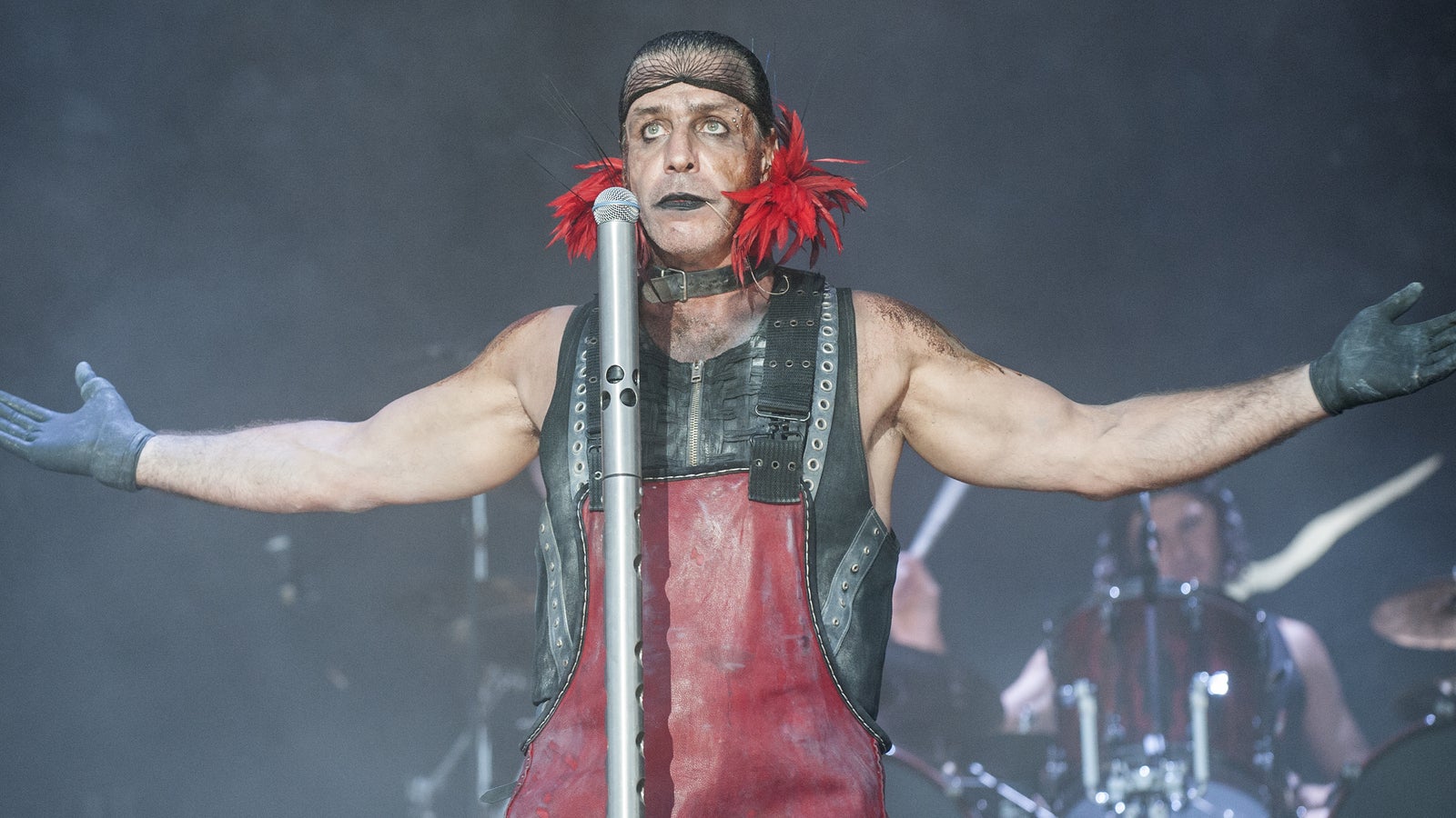 "Mitarbeiter waren empört!" – Wirbel um Festival-Auftritt von Rammstein - stars24