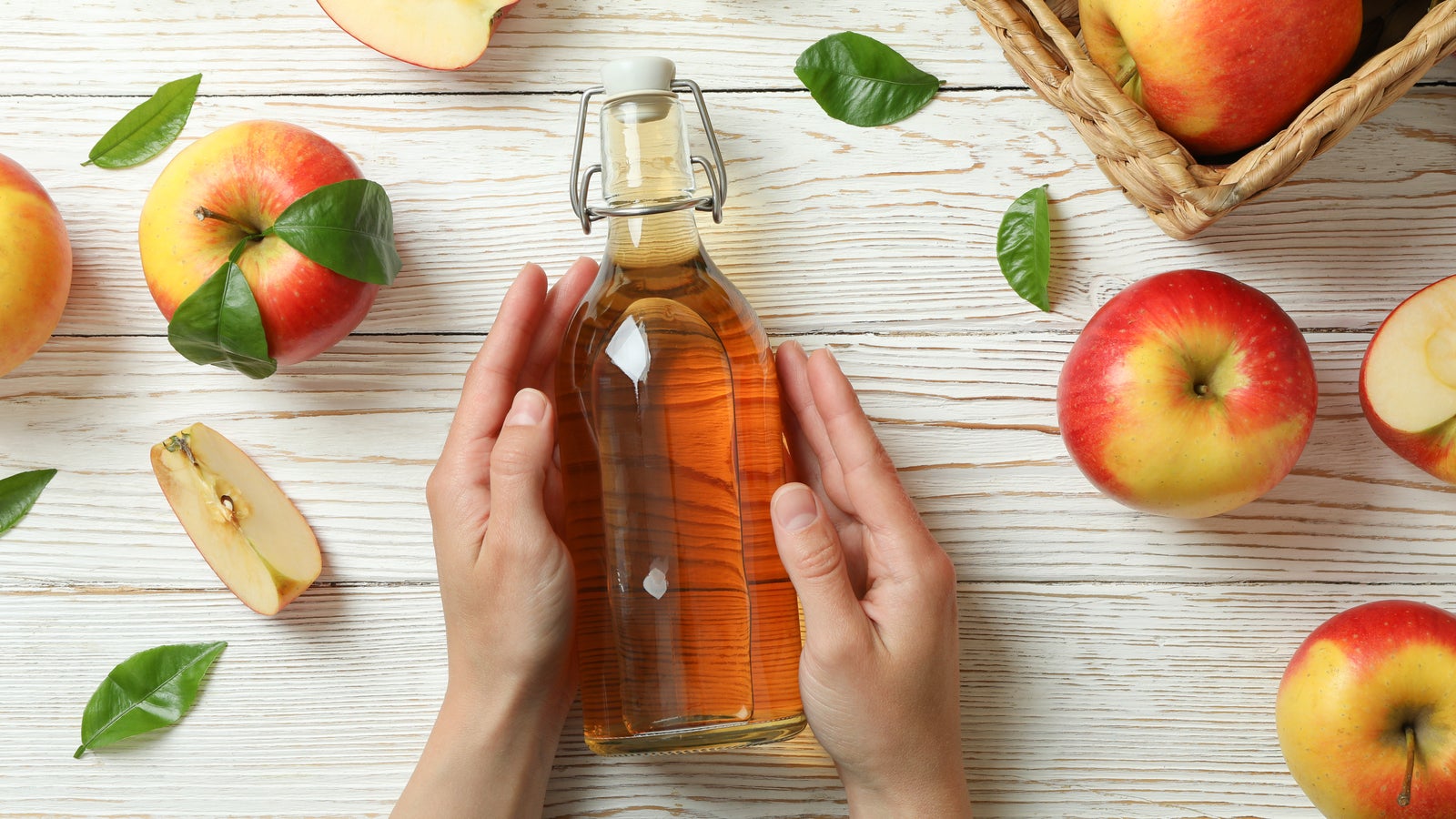 Abnehmen mit Apfelessig? Das steckt hinter dem Hype - gesund24.at