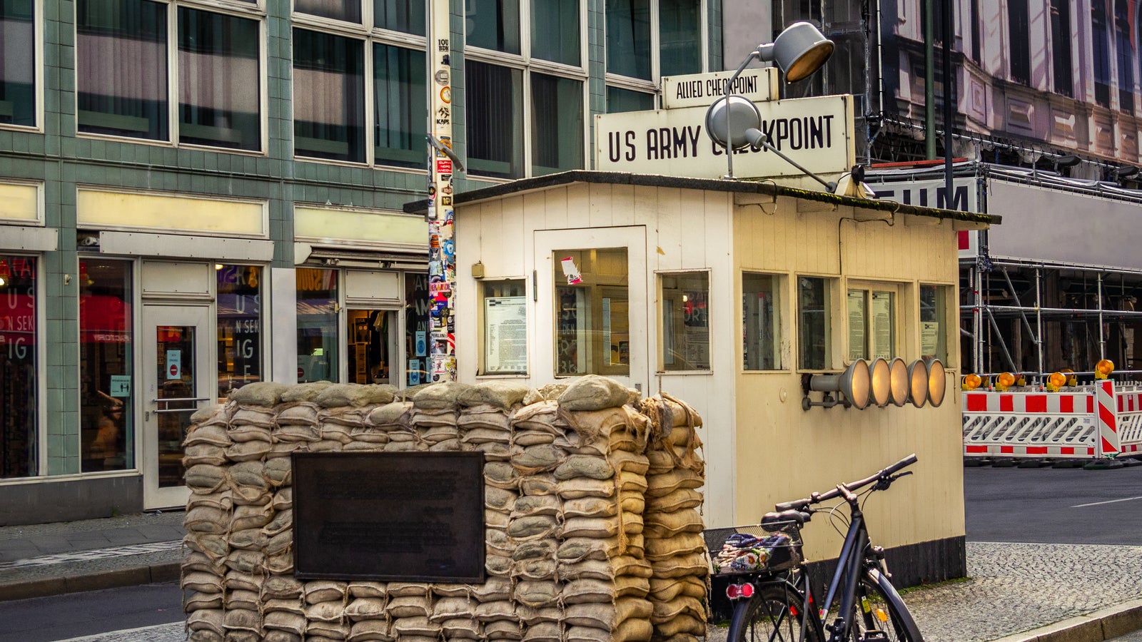 44-Jähriger beim Checkpoint Charlie erschossen - oe24.at