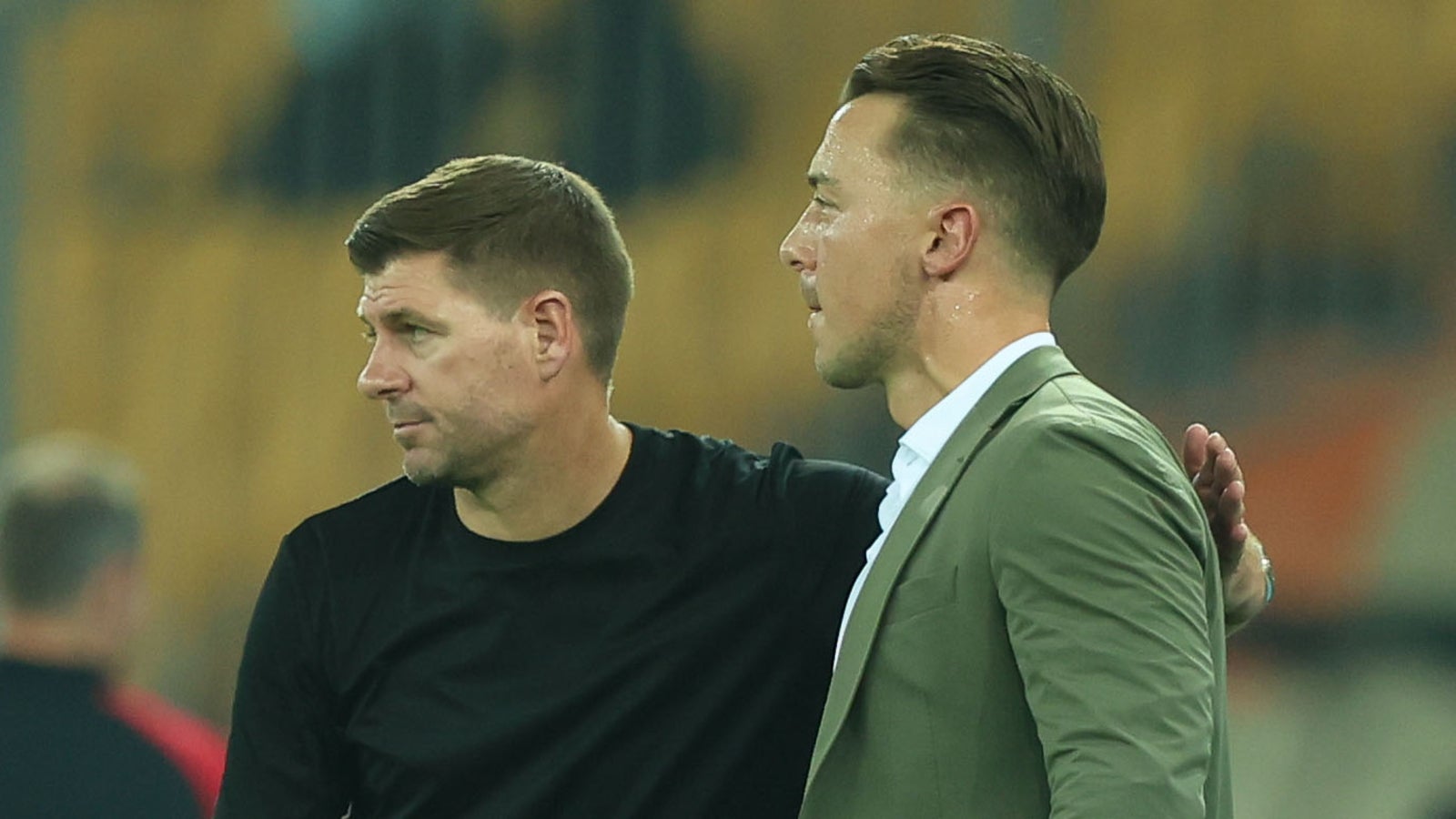 Star-Coach in der Wüste vor dem Aus - sport24.at