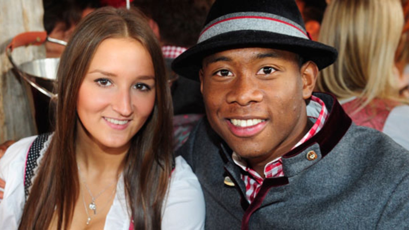 Hochzeits-Gerüchte um David Alaba - stars24