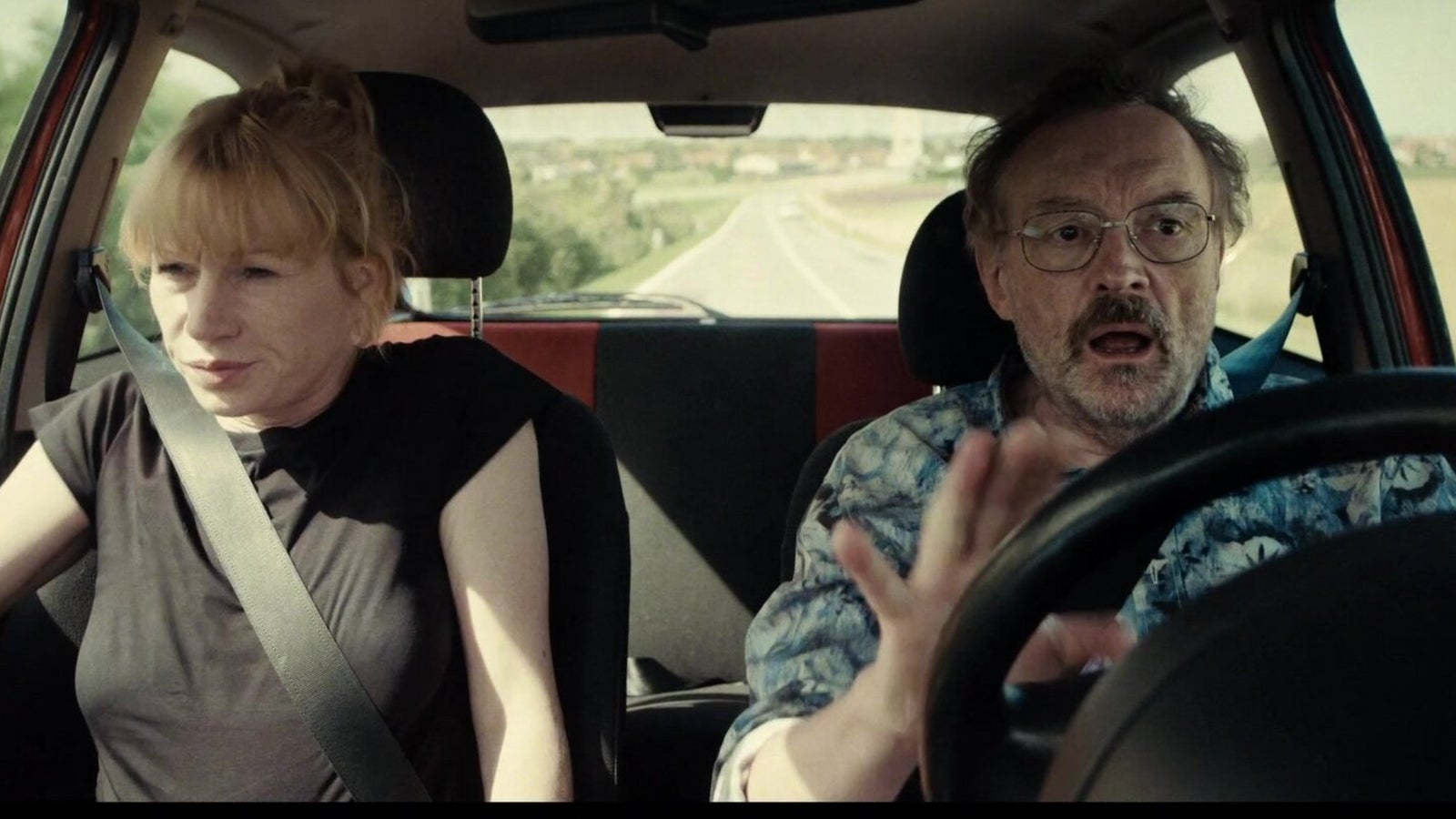 "Andrea lässt sich scheiden": Neuer Hader-Film liefert eine Mords ...