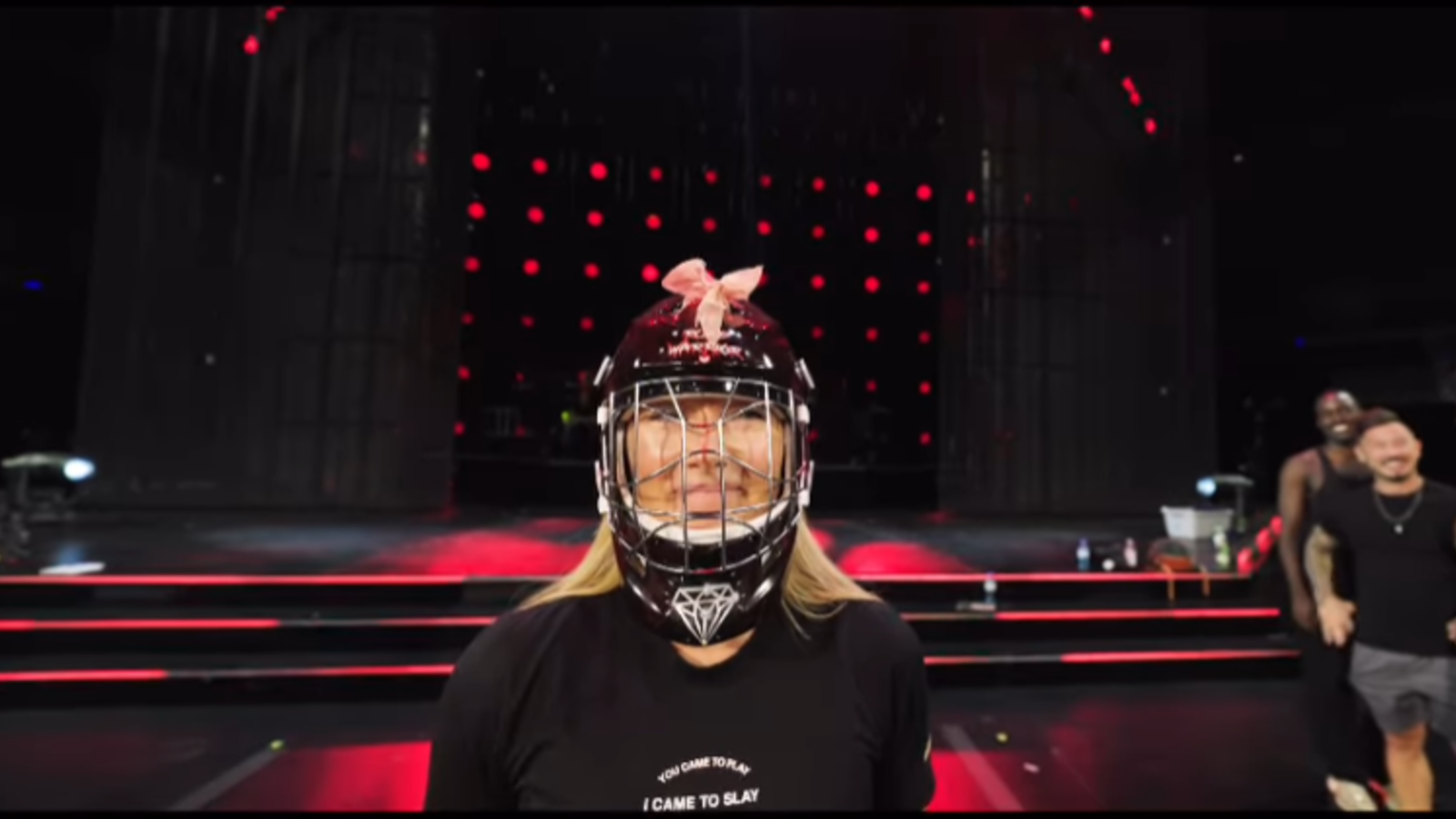 Nach Trapez-Unfall: Helene Fischer trägt jetzt einen Helm - stars24