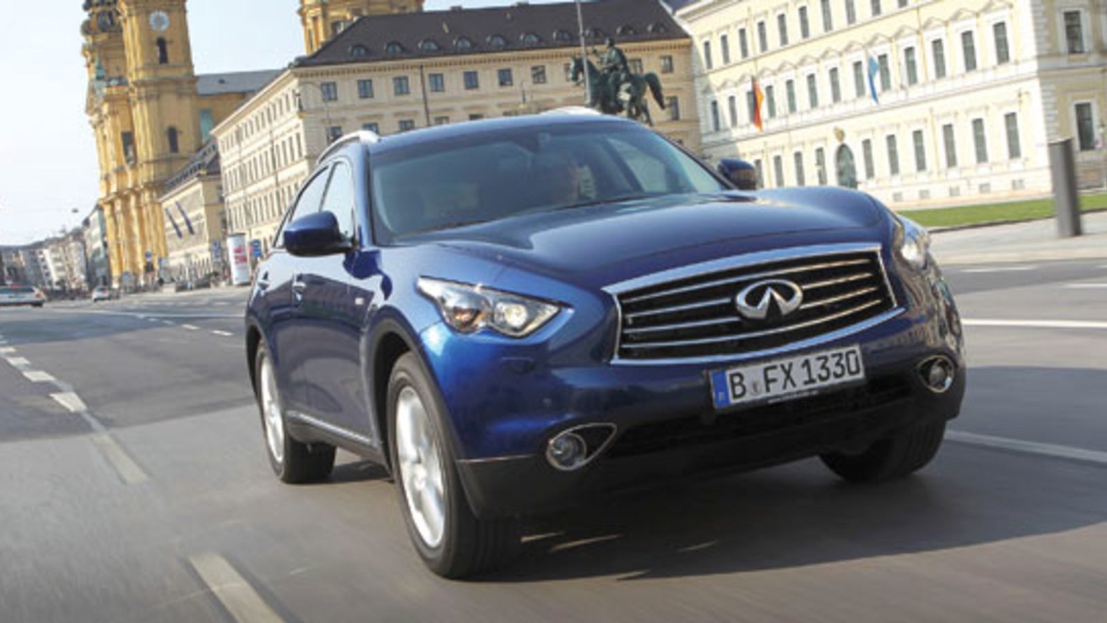 "Neuer" Infiniti FX mit Diesel im Test - oe24.at