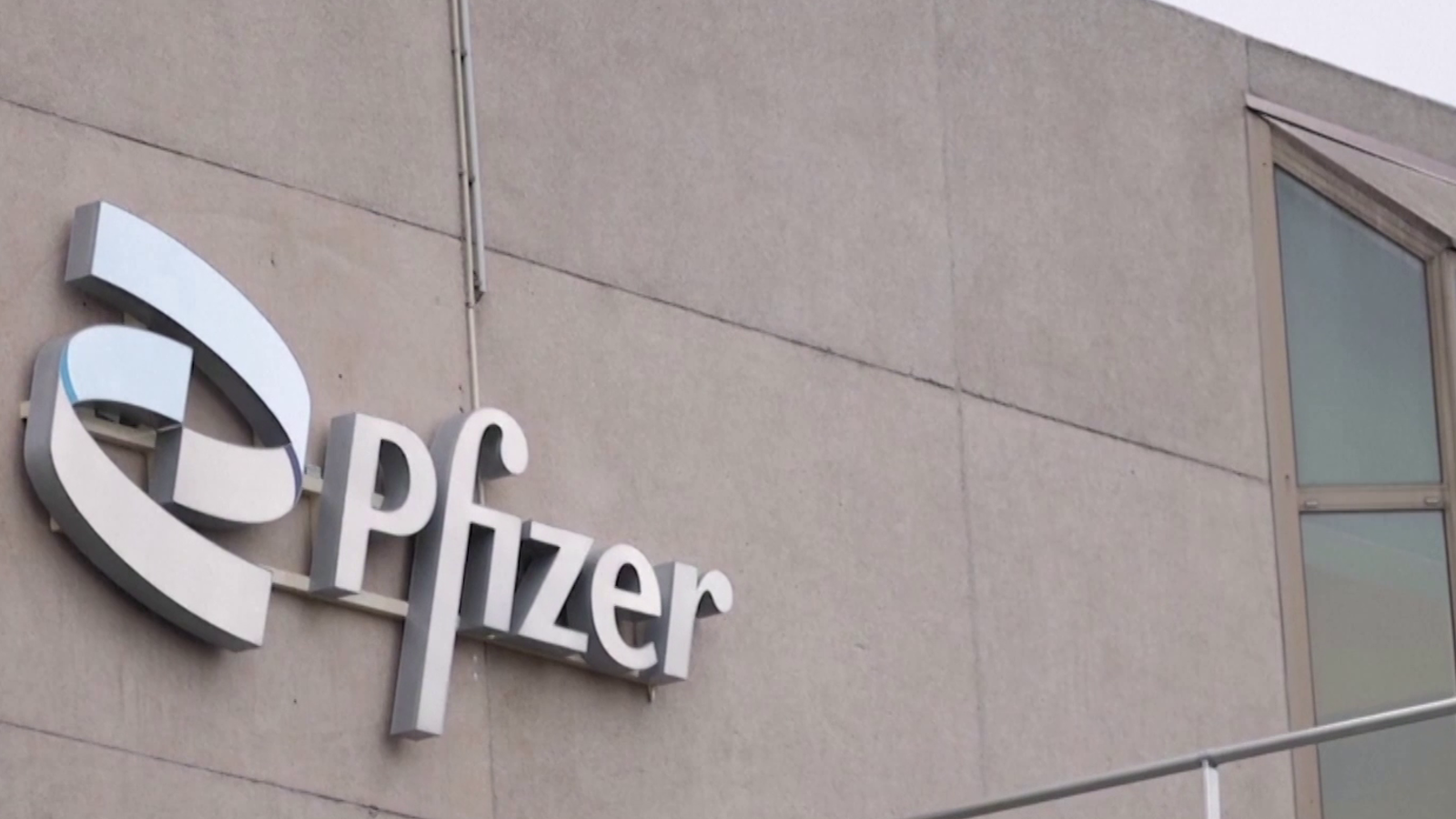 Impfstoff-Patent: Pfizer & Biontech klagen Moderna - oe24.tv