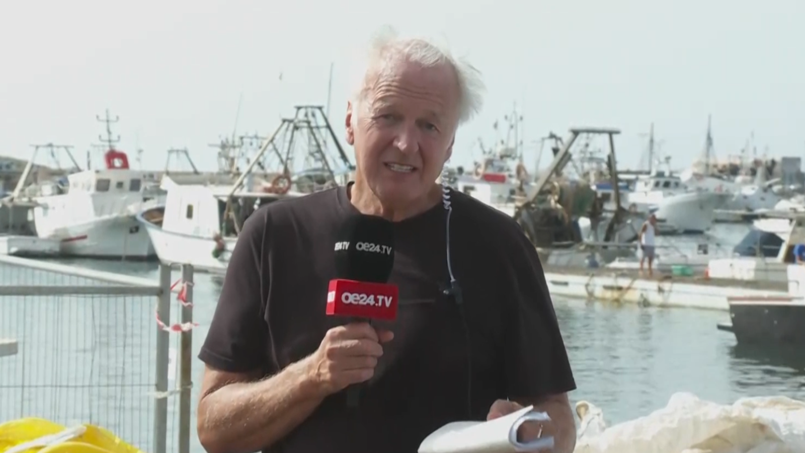 Weitere Migranten angekommen: Karl Wendl berichtet auf Lampedusa - oe24.tv