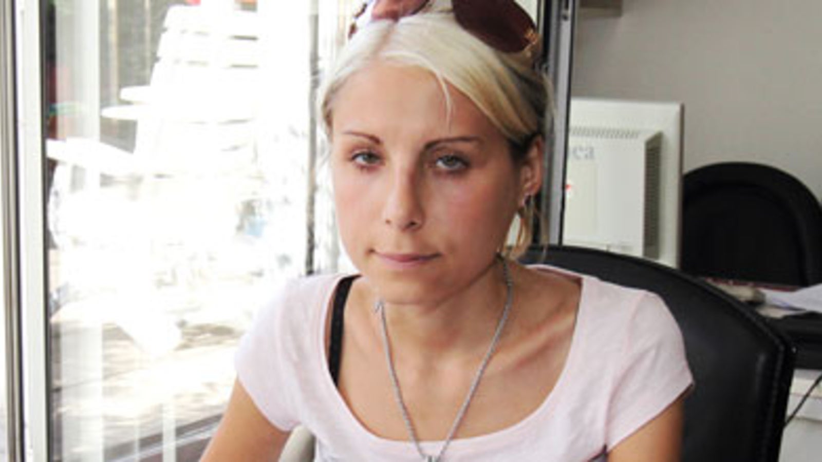 Katzi auf Rolltreppe verunglückt - stars24