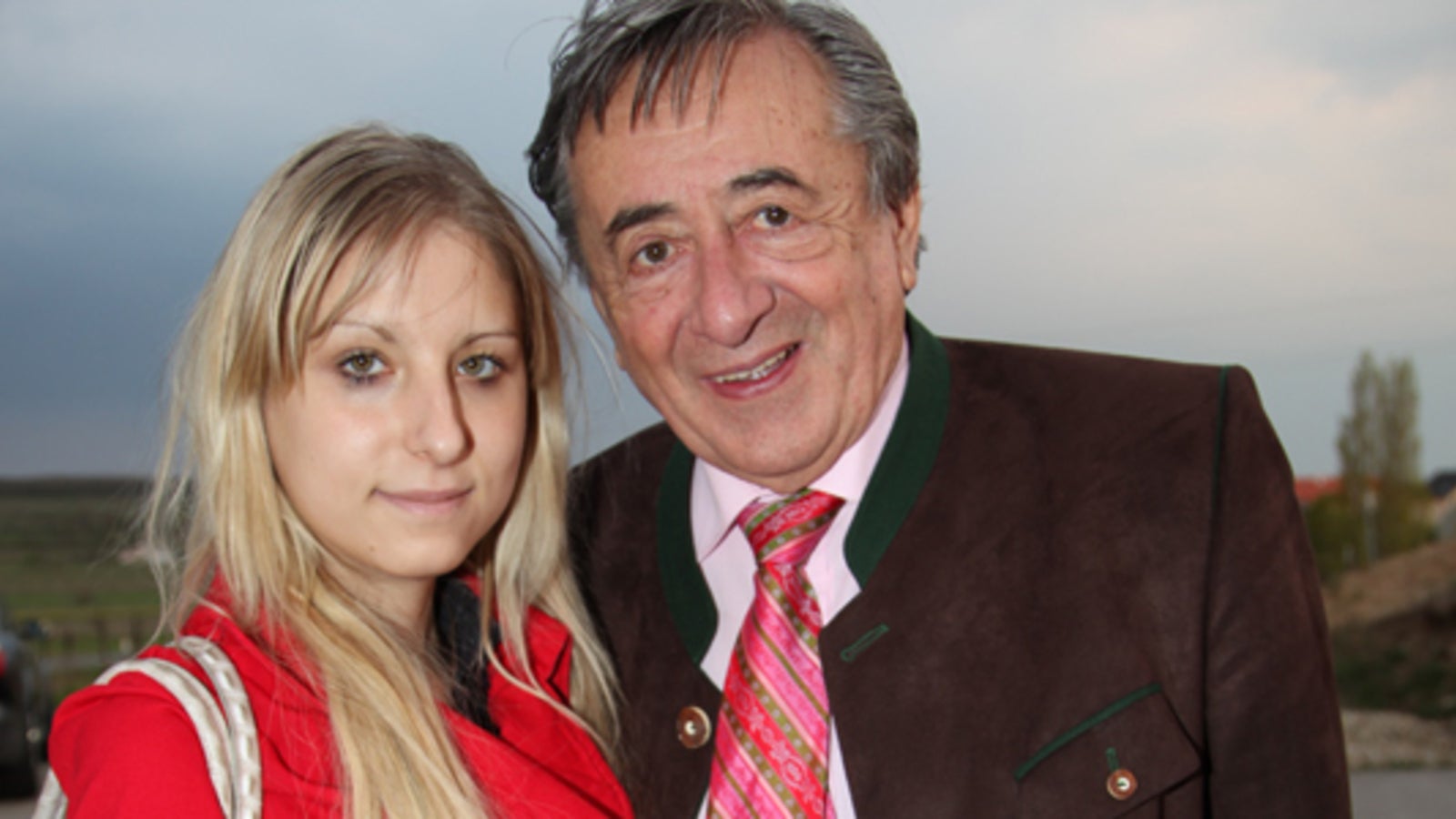 Katzi: Abgemagert auf nur noch 42 kg - madonna24.at