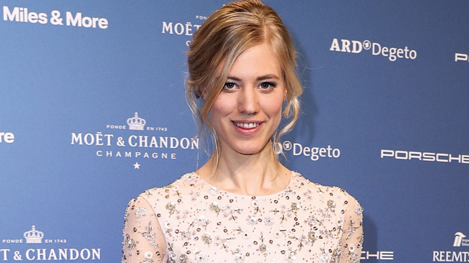 Schwerer Serien-Start für Larissa - stars24