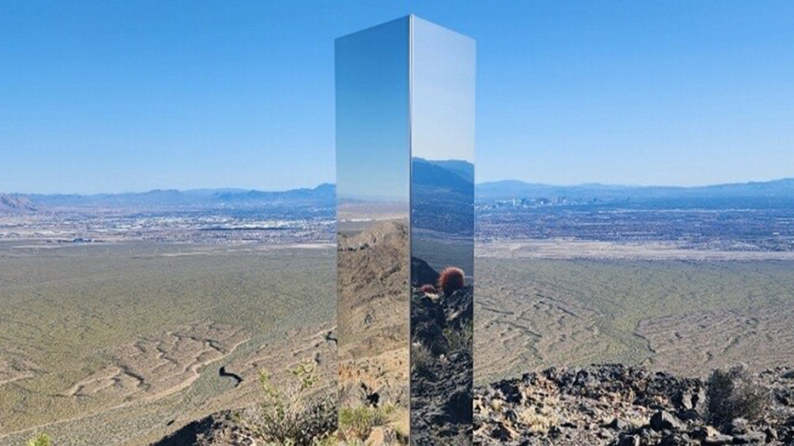 Mysteriöser Riesen-Monolith in der Wüste entdeckt - oe24.at