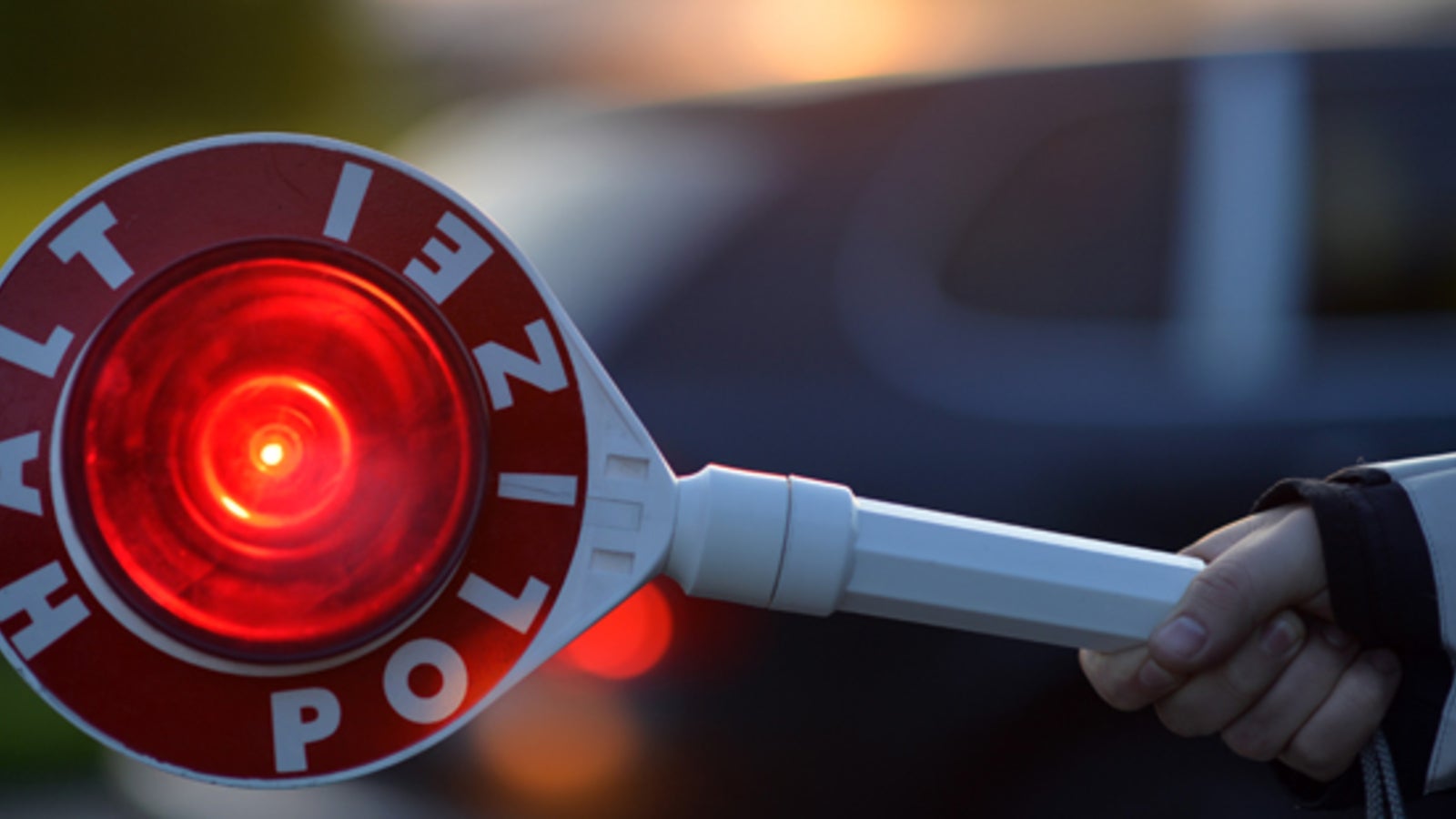 Lenker mit 1,2 Promille crashte Auto - oe24.at