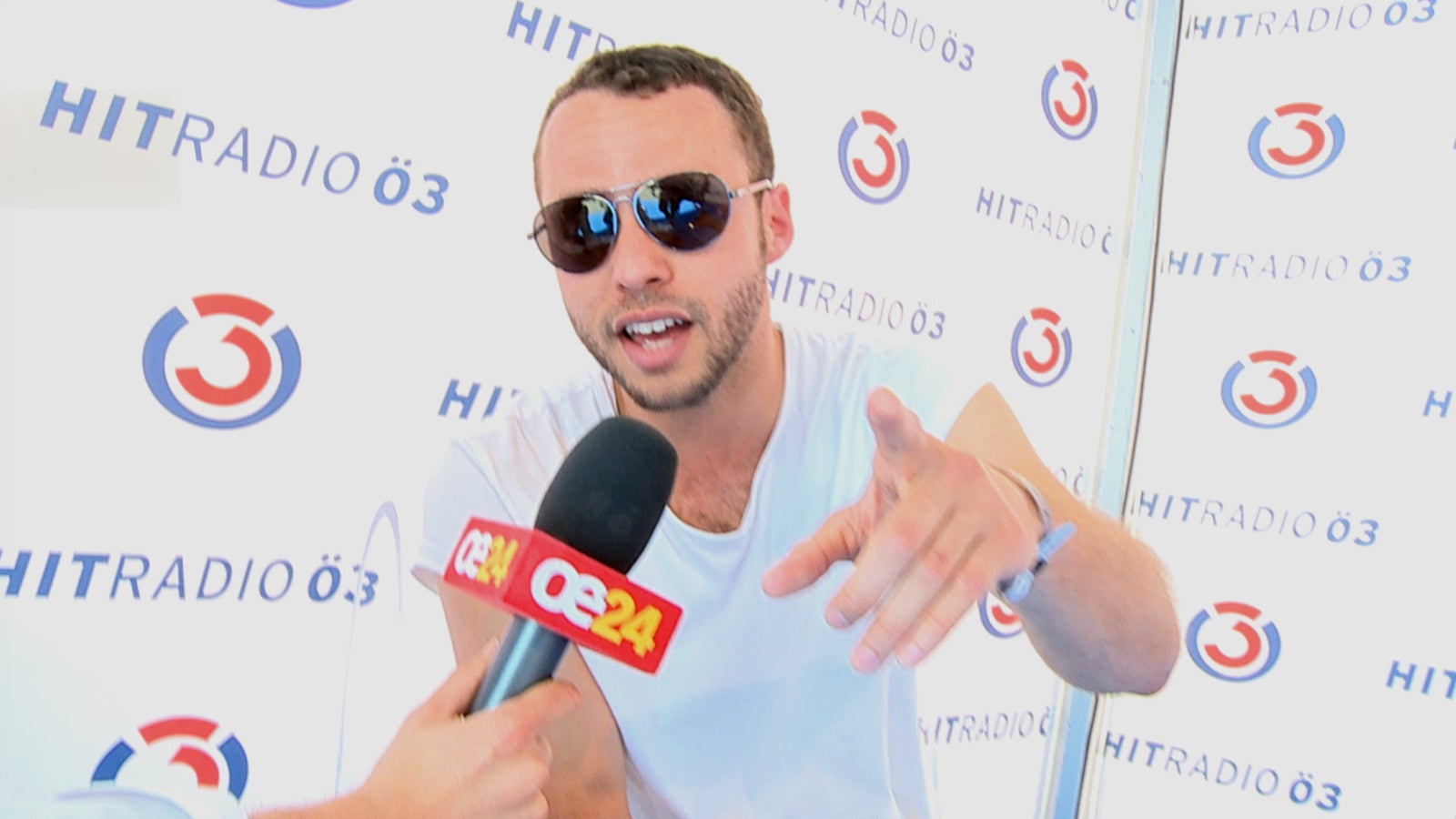 Oe24 Interview mit Marlon Roudette am DIF - oe24.tv