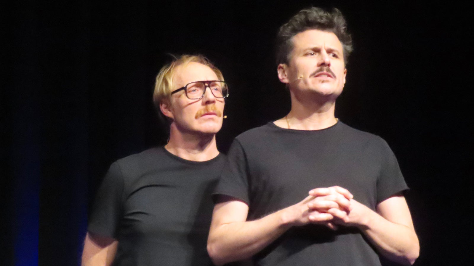 Rubey und Schwarz scherzen mit Nazi-Eichhörnchen und Gabalier - stars24