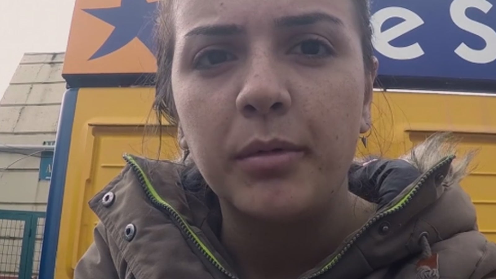 Syrerin filmt Flucht vor ISIS nach Wien - oe24.at