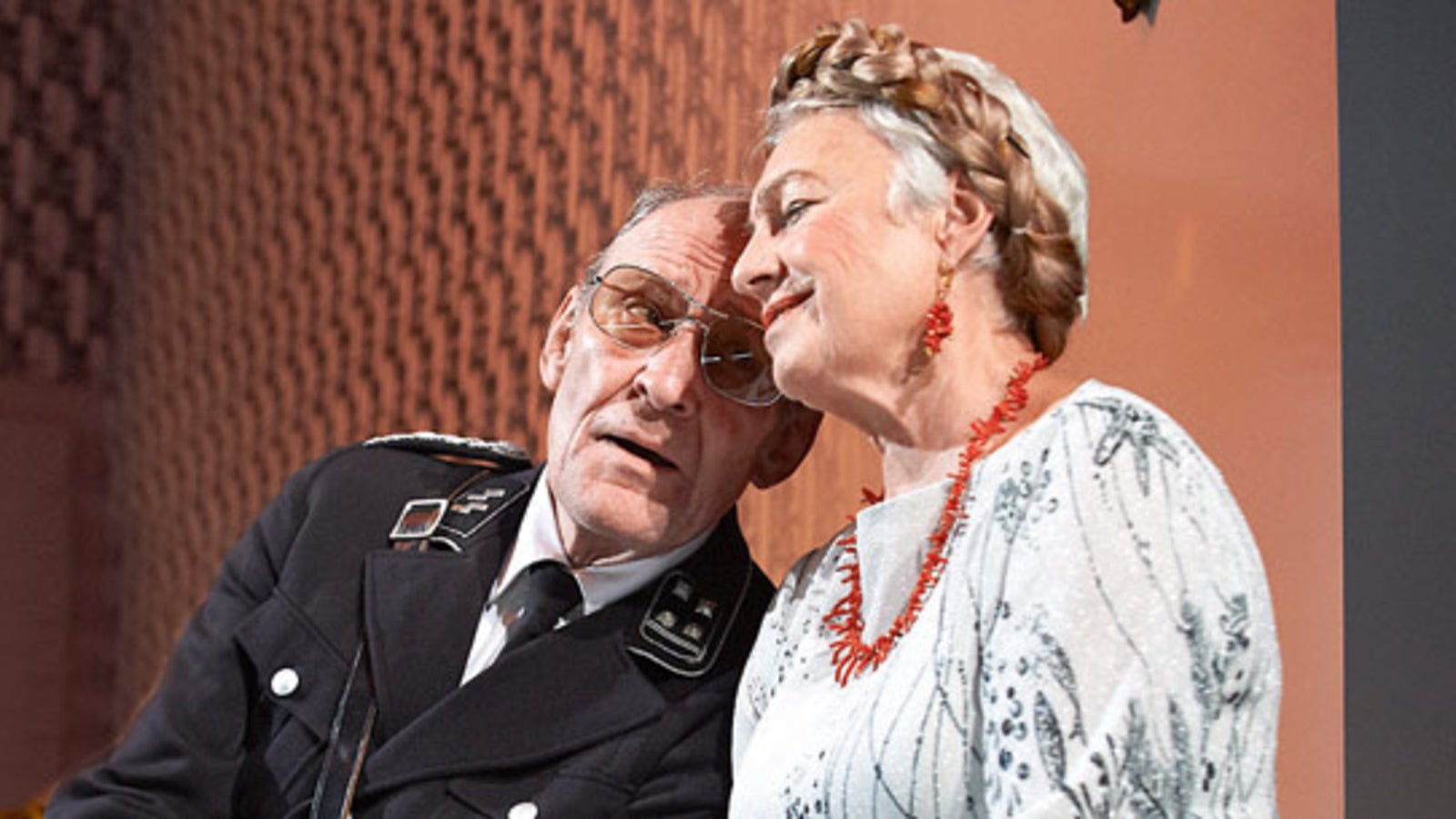 Saison-Auftakt mit Scheusal - stars24