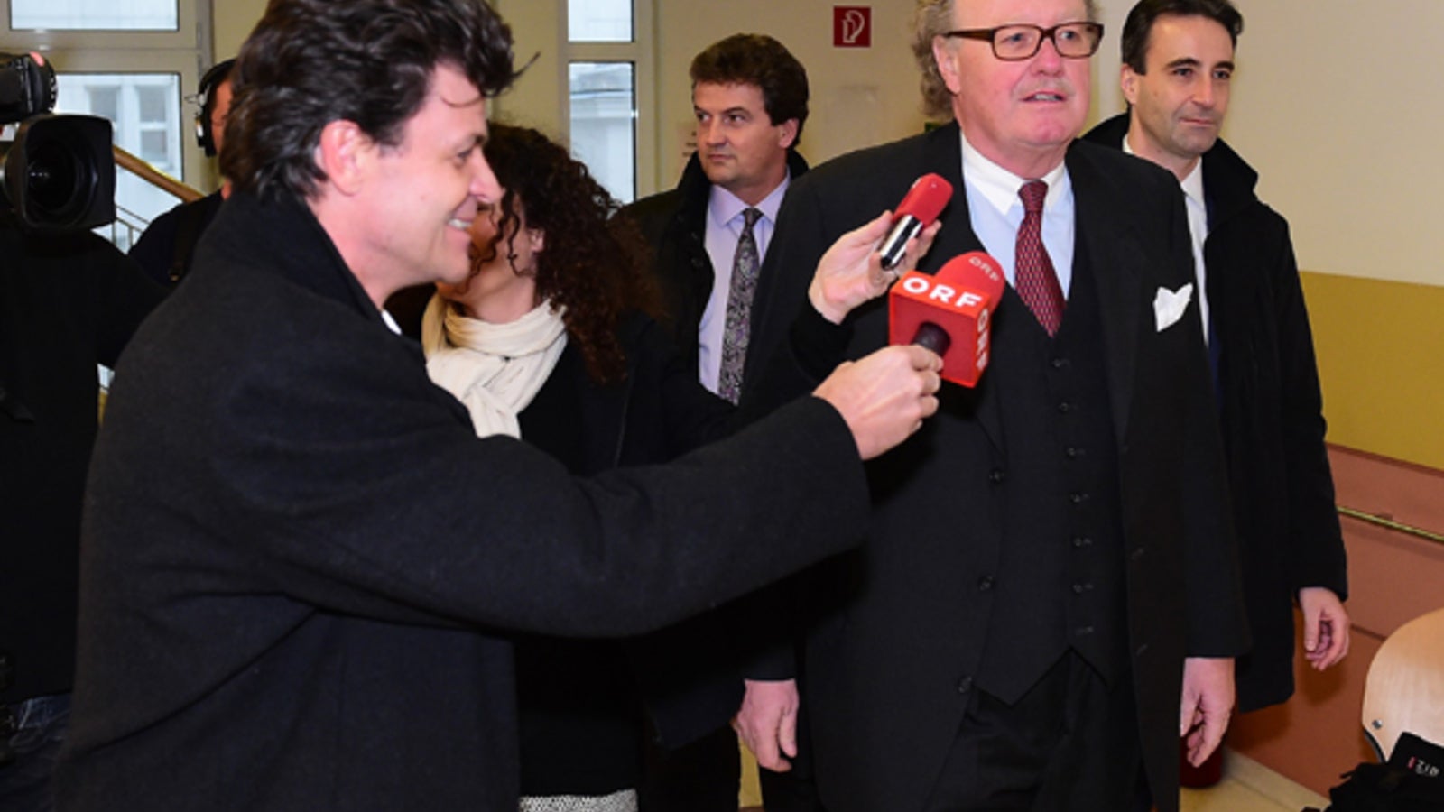 Graf Ali vor Gericht - Politik-Live