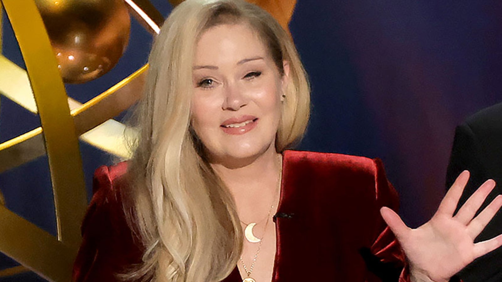 Christina Applegate offen über MS: "Muss Windeln tragen" - stars24