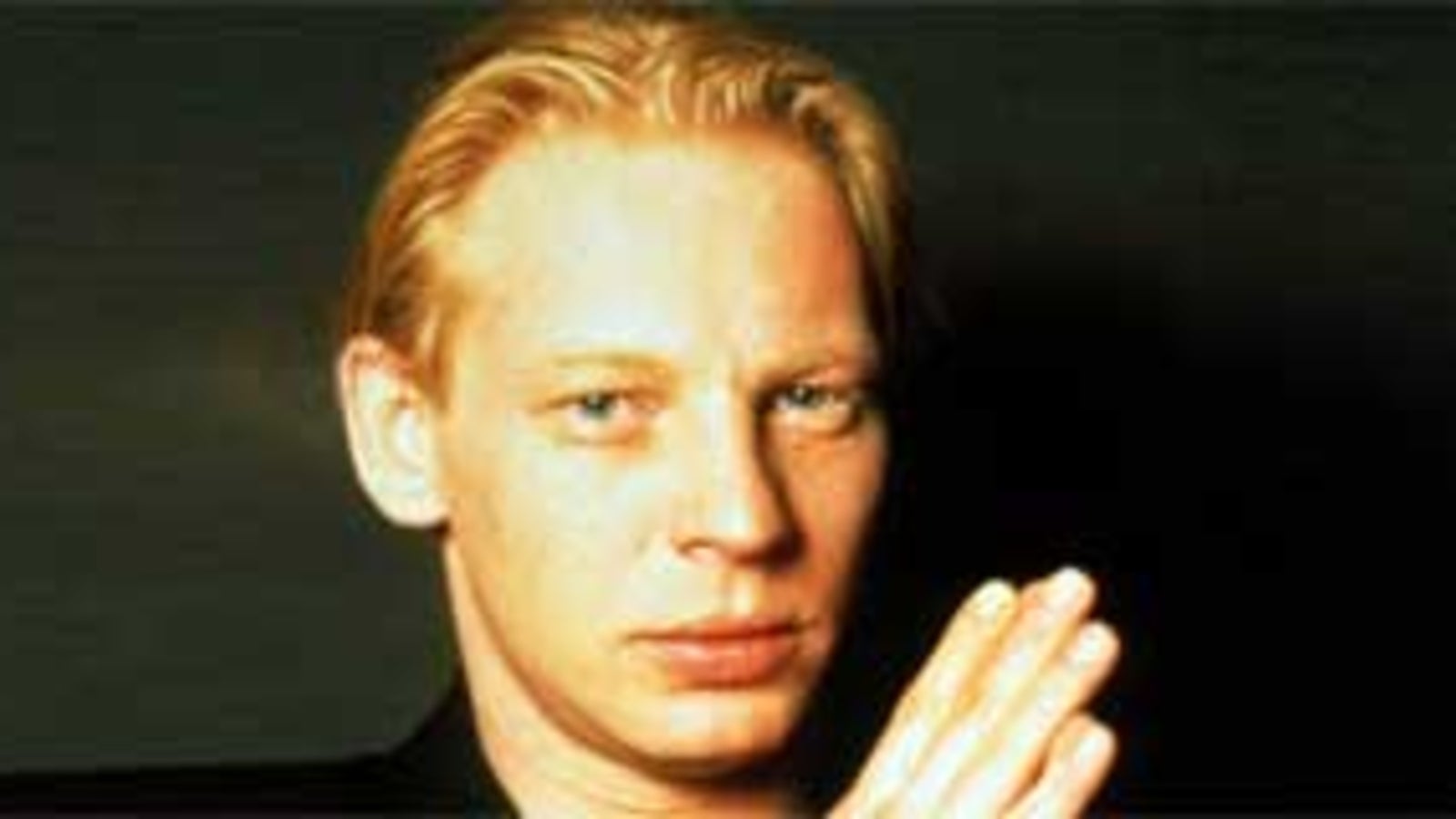 Ben Becker meldet sich zurück - stars24