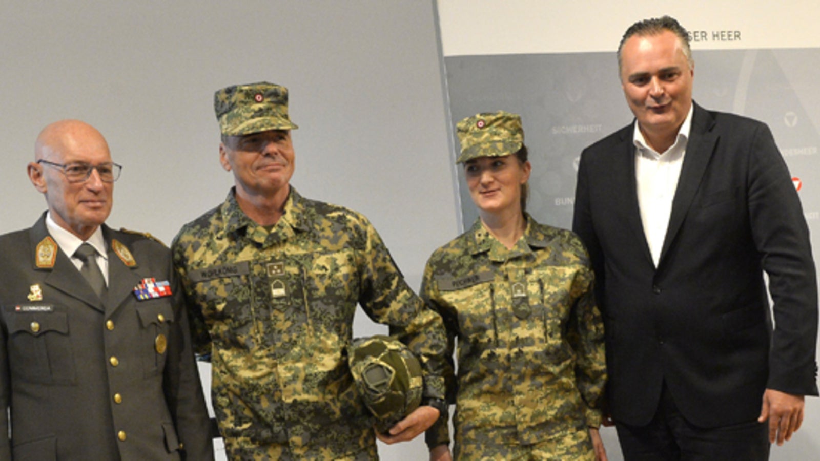 Das sind die neuen Bundesheer-Uniformen - Politik-Live