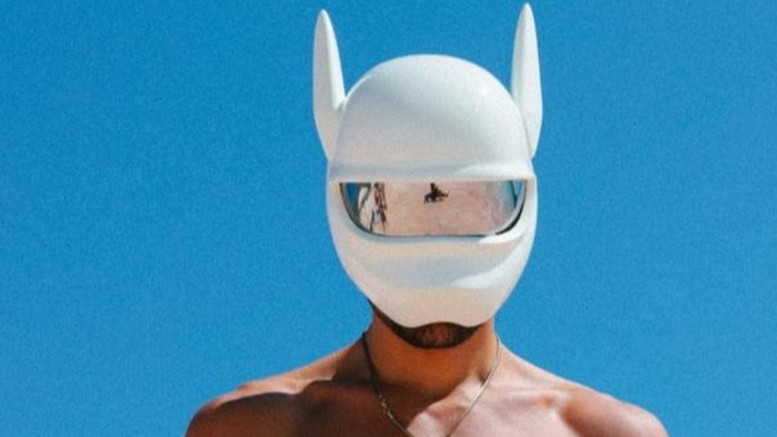 Gute Laune und 90s-Gefühl im Sommer - Cro mit neuer Musik - stars24