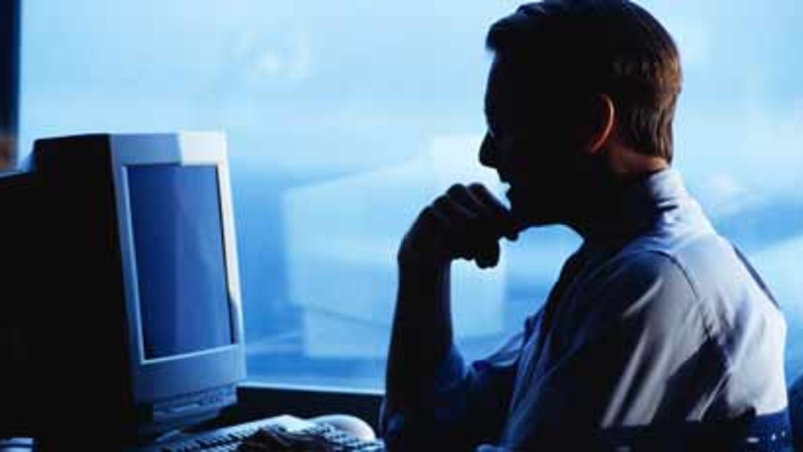 Computerfreak zeigt sich selbst an - oe24.at