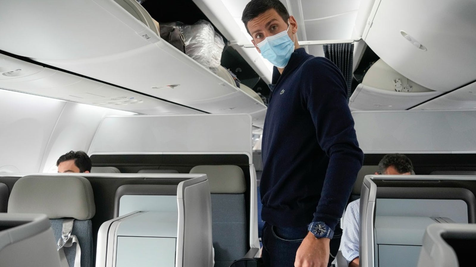 Djokovic: Erste Fotos aus dem Abschiebe-Flieger - sport24.at