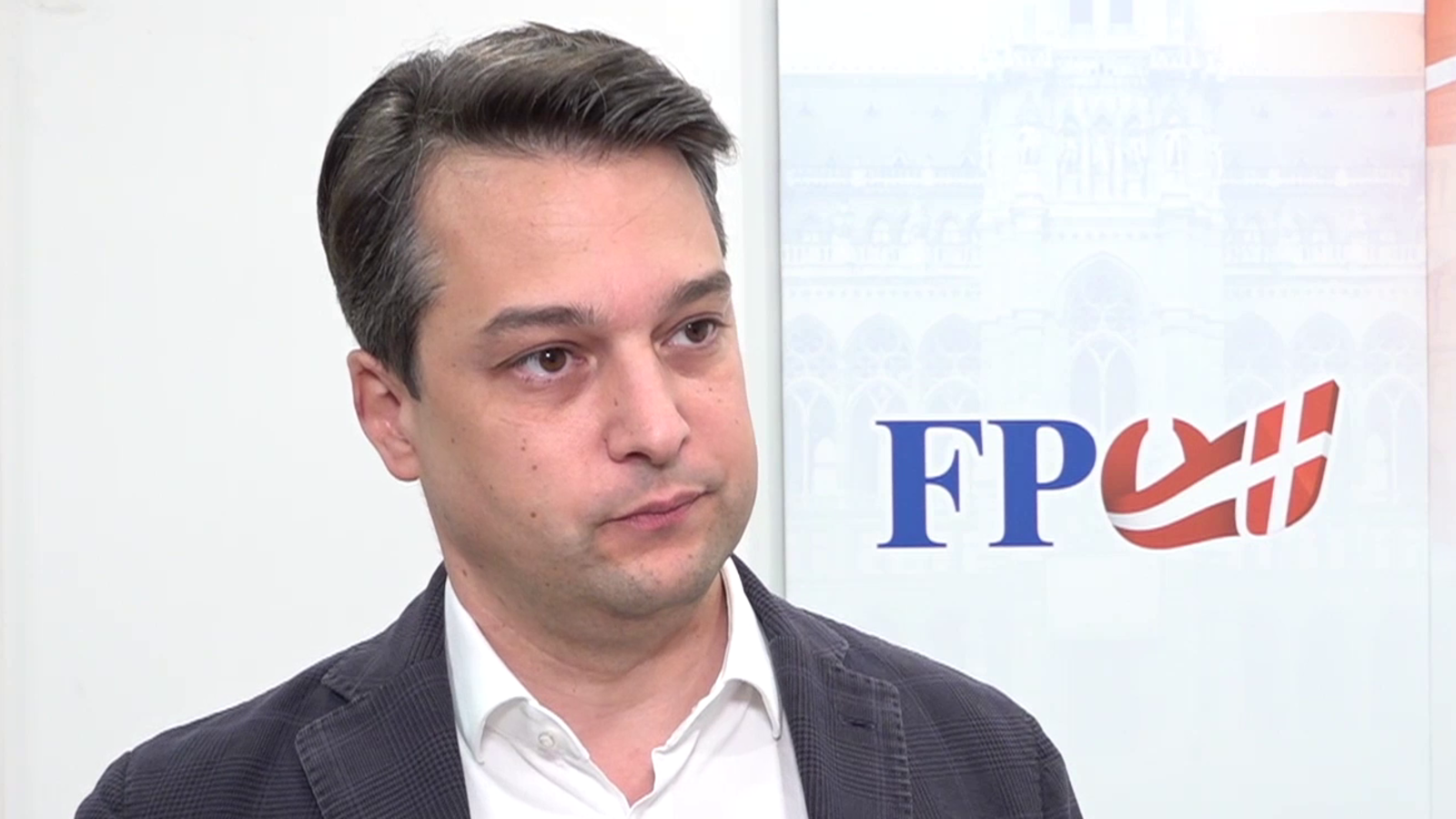 Twitter sperrt Account von Dominik Nepp - Politik-Live