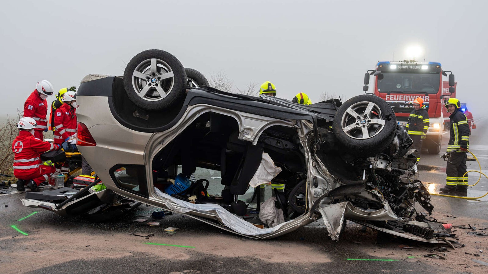 Horror-Unfall: Ein Toter bei Frontalcrash - oe24.at