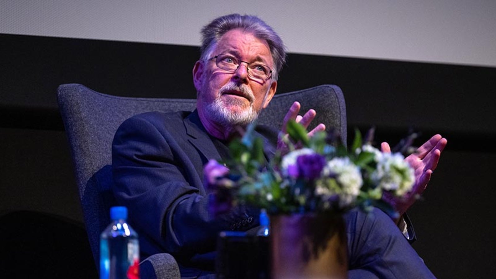 Sensation! Kultserie X Factor mit Jonathan Frakes kehrt ins TV zurück ...